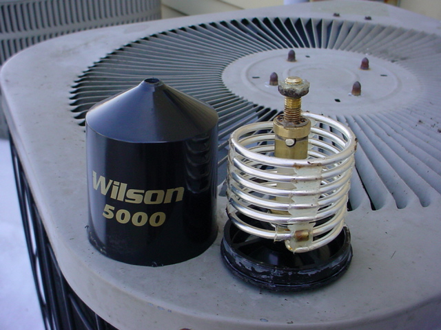Antenele Wilson 1000 si 5000 cu prindere magnetica